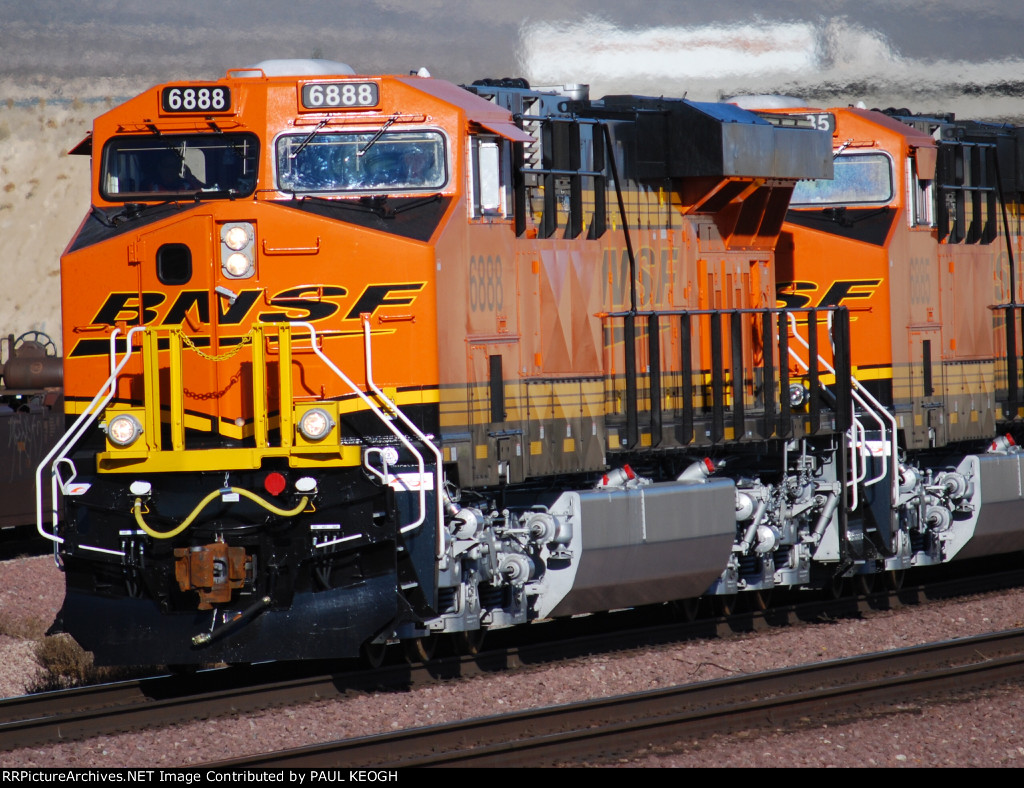 In Your Face Shot of the Newest ES44C4 as BNSF 6888 Leads the S LPC-LAC :))))!!!